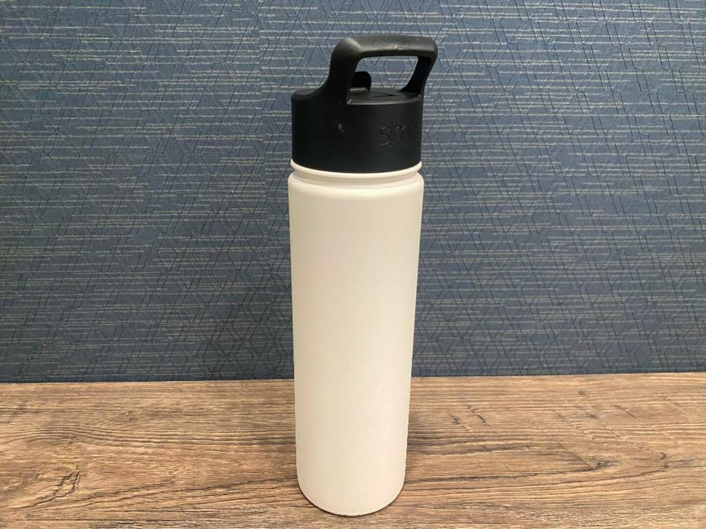 Simple Modern 22oz White Summit Water Bottle - Prolete Athletics
